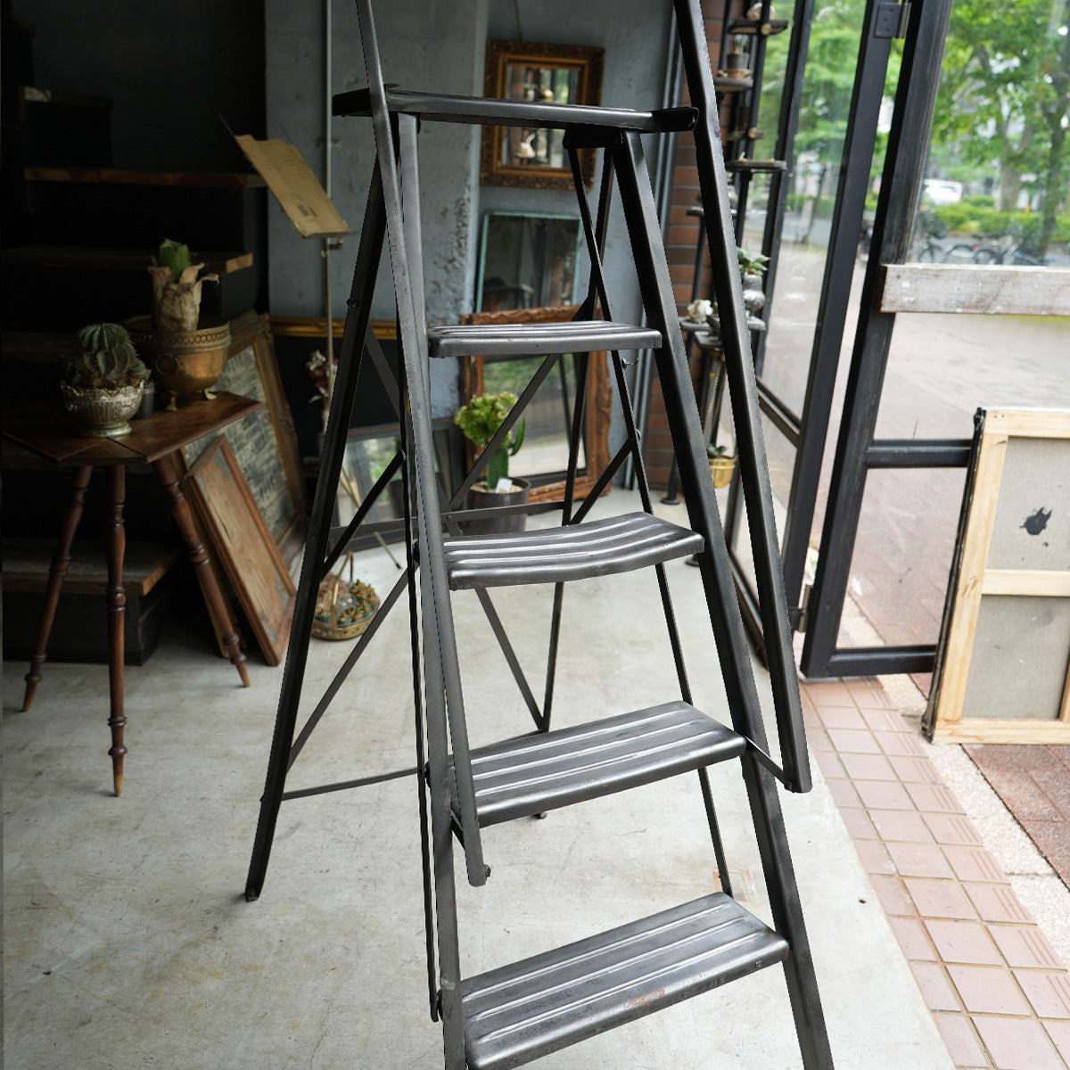 Steel stepladder｛R-00211｝アイアンラダー,鉄製,フランスアンティーク,シェルフ,アンティークスタンド, アンティーク ...